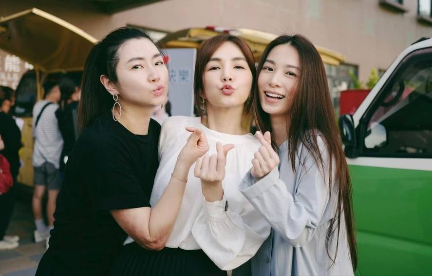 Ella Chen's Husband Accused Of Backstabbing Hebe Tien While Selina Jen's Ex-Husband Reportedly ...